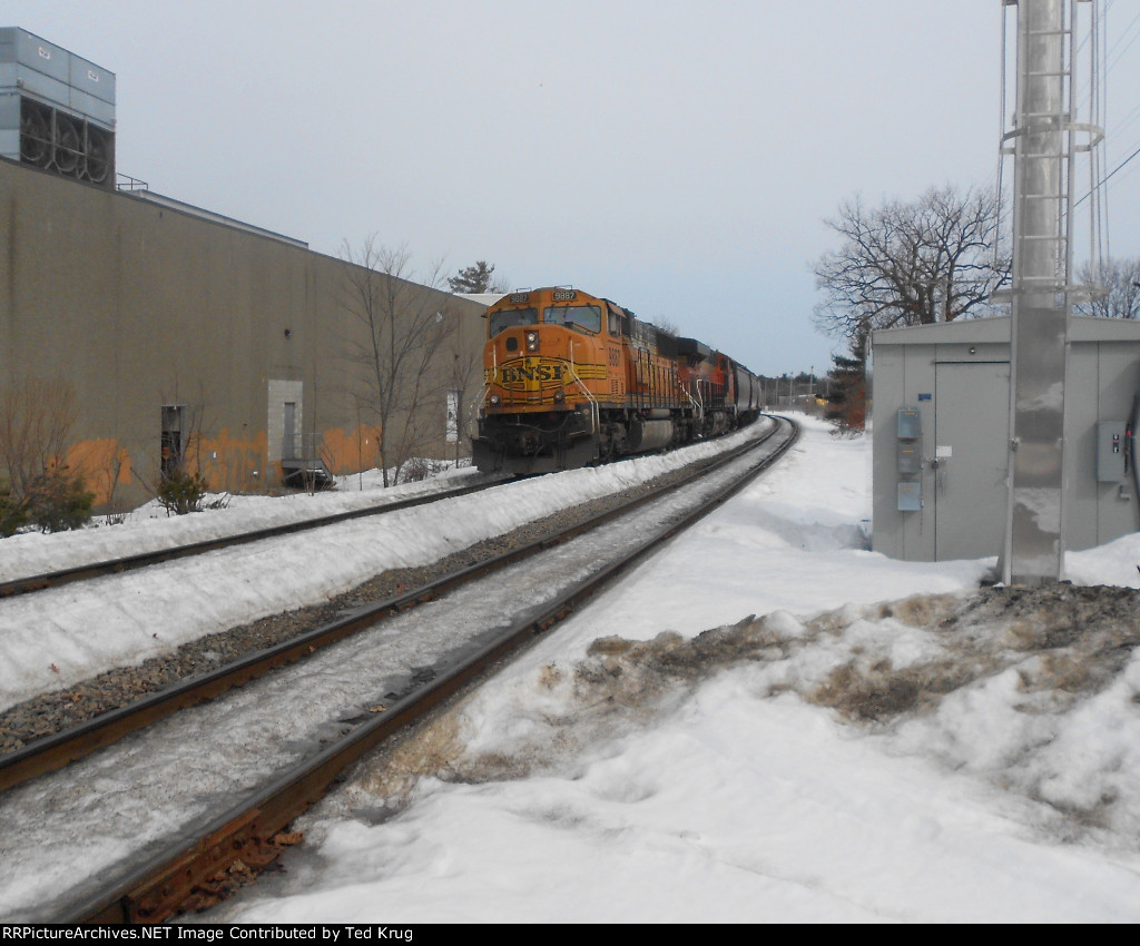 BNSF 9887 & 8238
